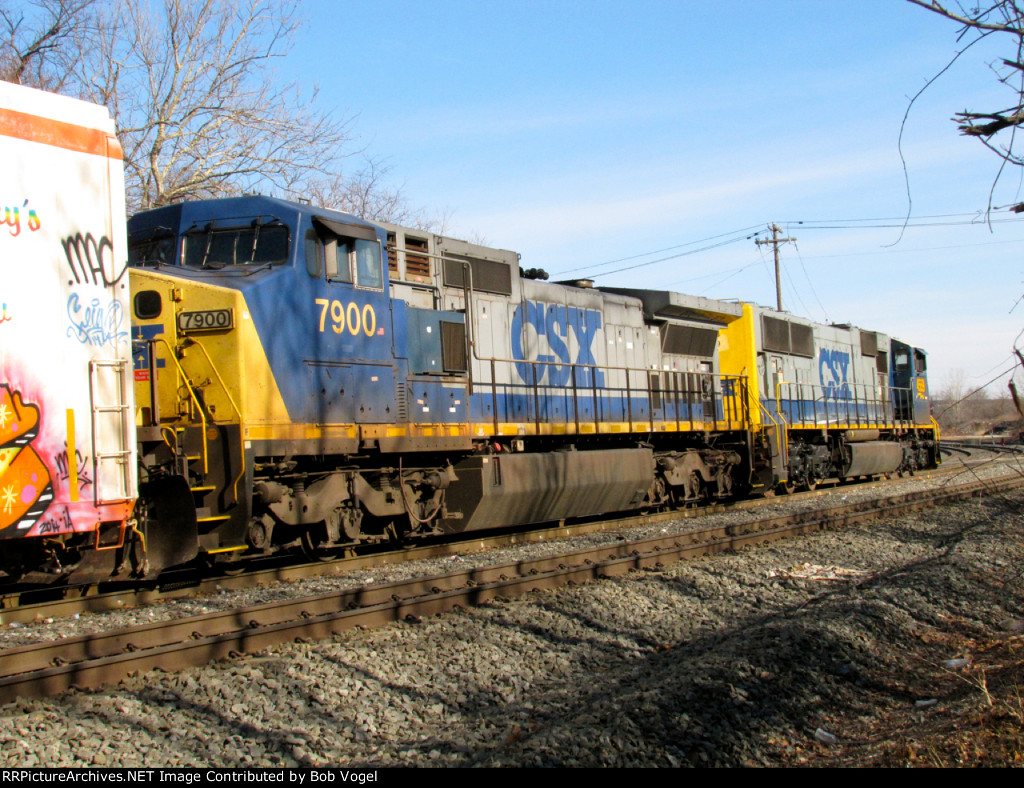 CSX 7900 and 4559